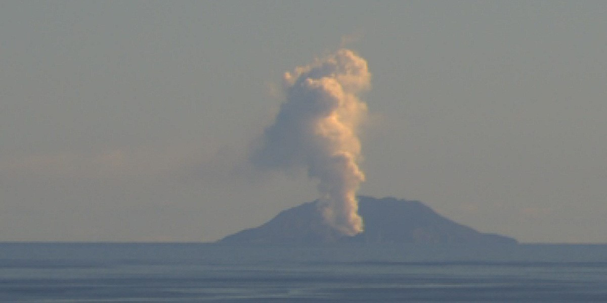 New camera keeping an eye on Whakaari/White Island - Earth Sciences New ...