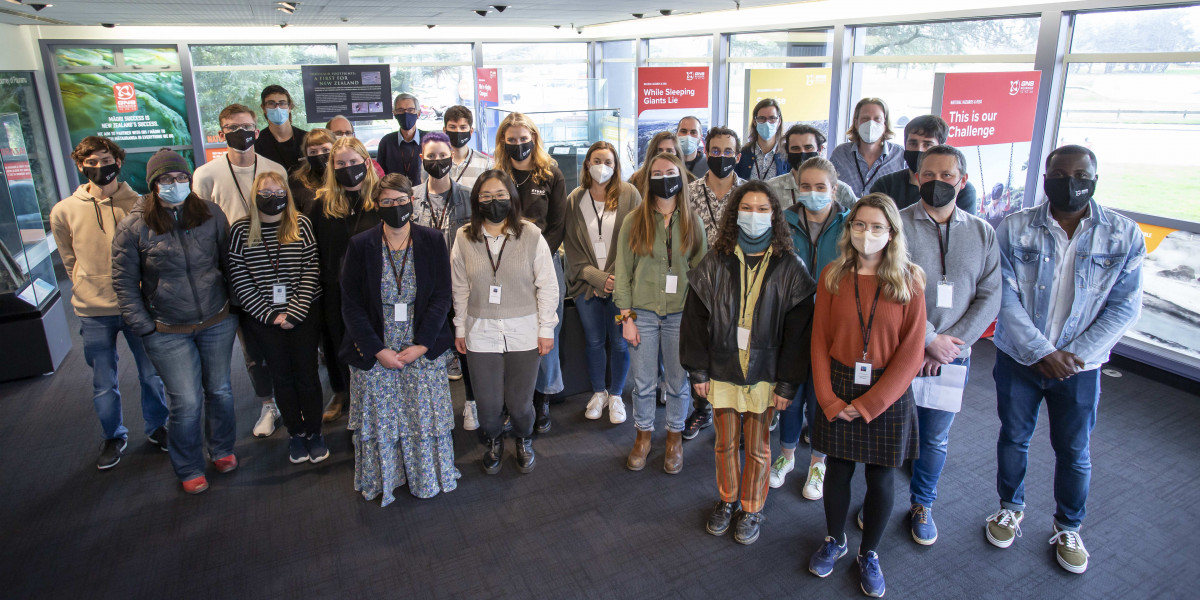 Shortcourse introduces students to Earth sciences tools and techniques ...